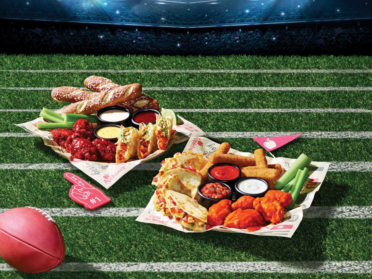 Applebee’s Ultimate Trio Kicks Off Football Season