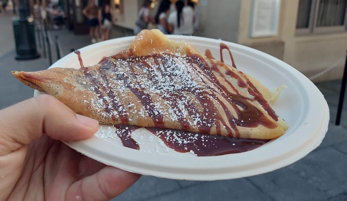 Crêpes À Emporter Epcot Review: Savory & Sweet Snacks