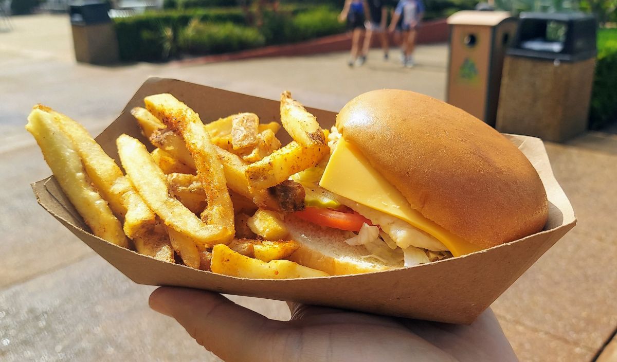 Zagora Cafe Busch Gardens Review: Grilled Chicken Sandwich