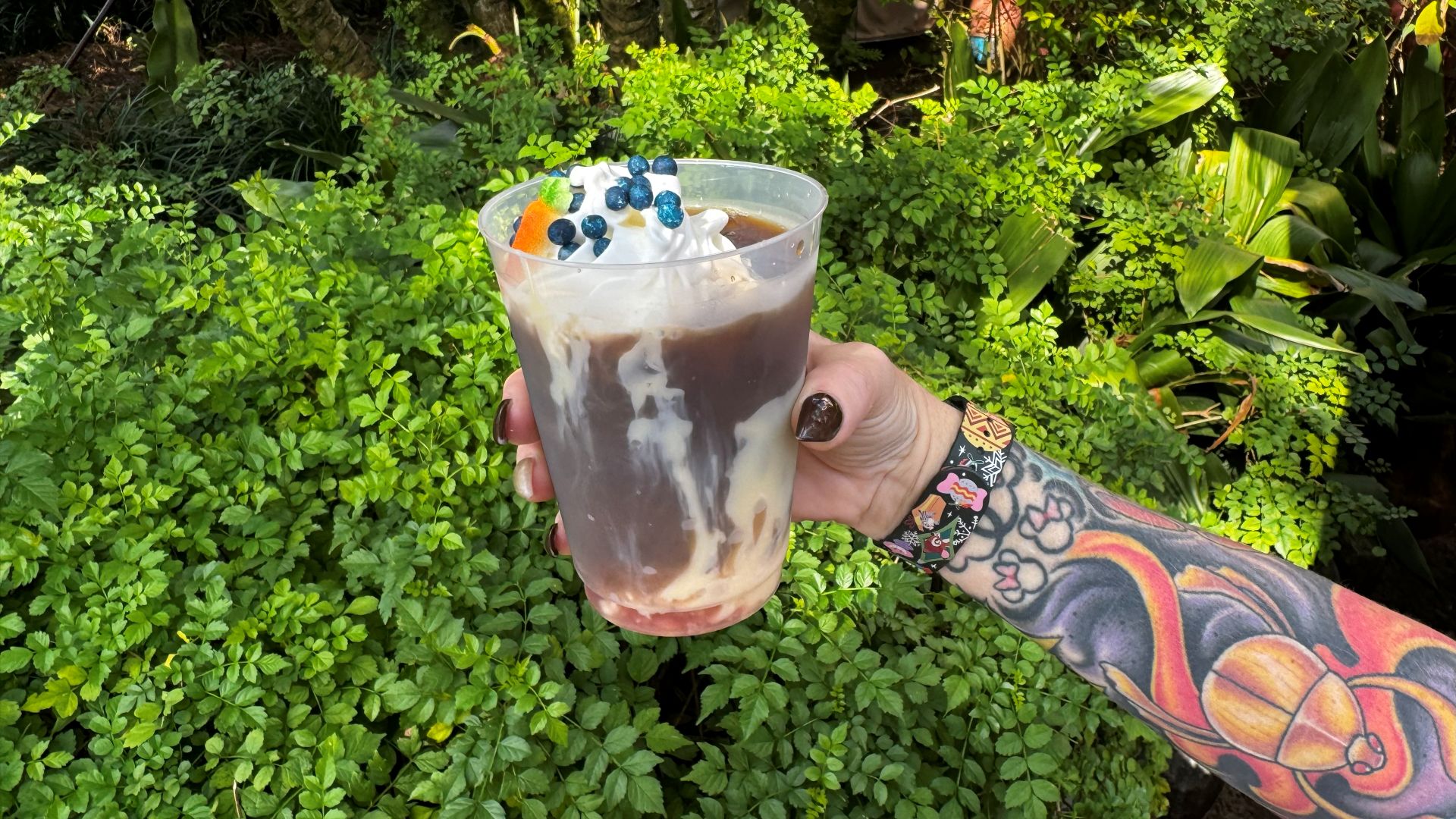 Zootopia Animal Kingdom Dining Review: Macaron vs. Brew