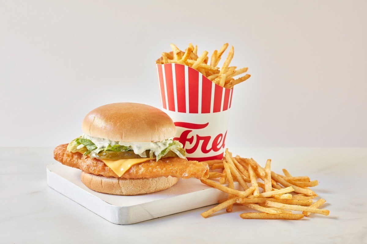 Freddy’s Frozen Custard Deluxe Crispy Fish Sandwich Returns